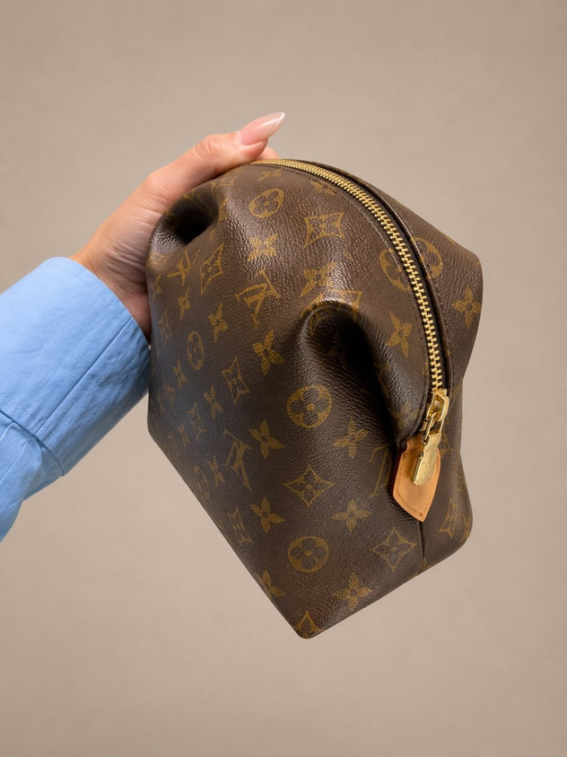 PRE-OWNED LV Monogram Pouch GM (Part 1)